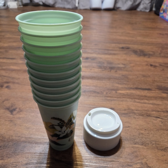 Starbucks | Kitchen | Starbucks Green Floral Earth Day Reusable Cups W ...